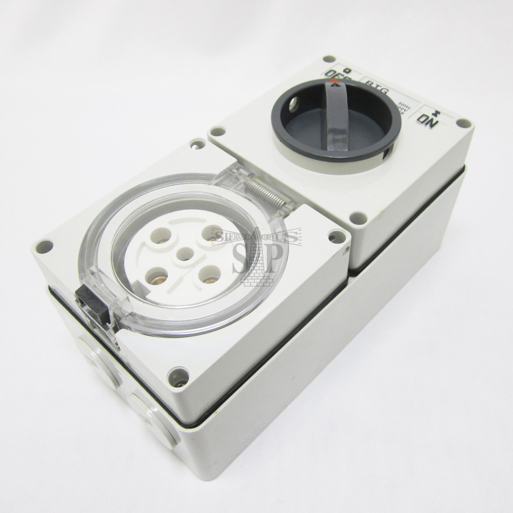 BTG 56CV532 32A 5 Pin IP66 Weatherproof Switch Socket [Surface Mounted ...